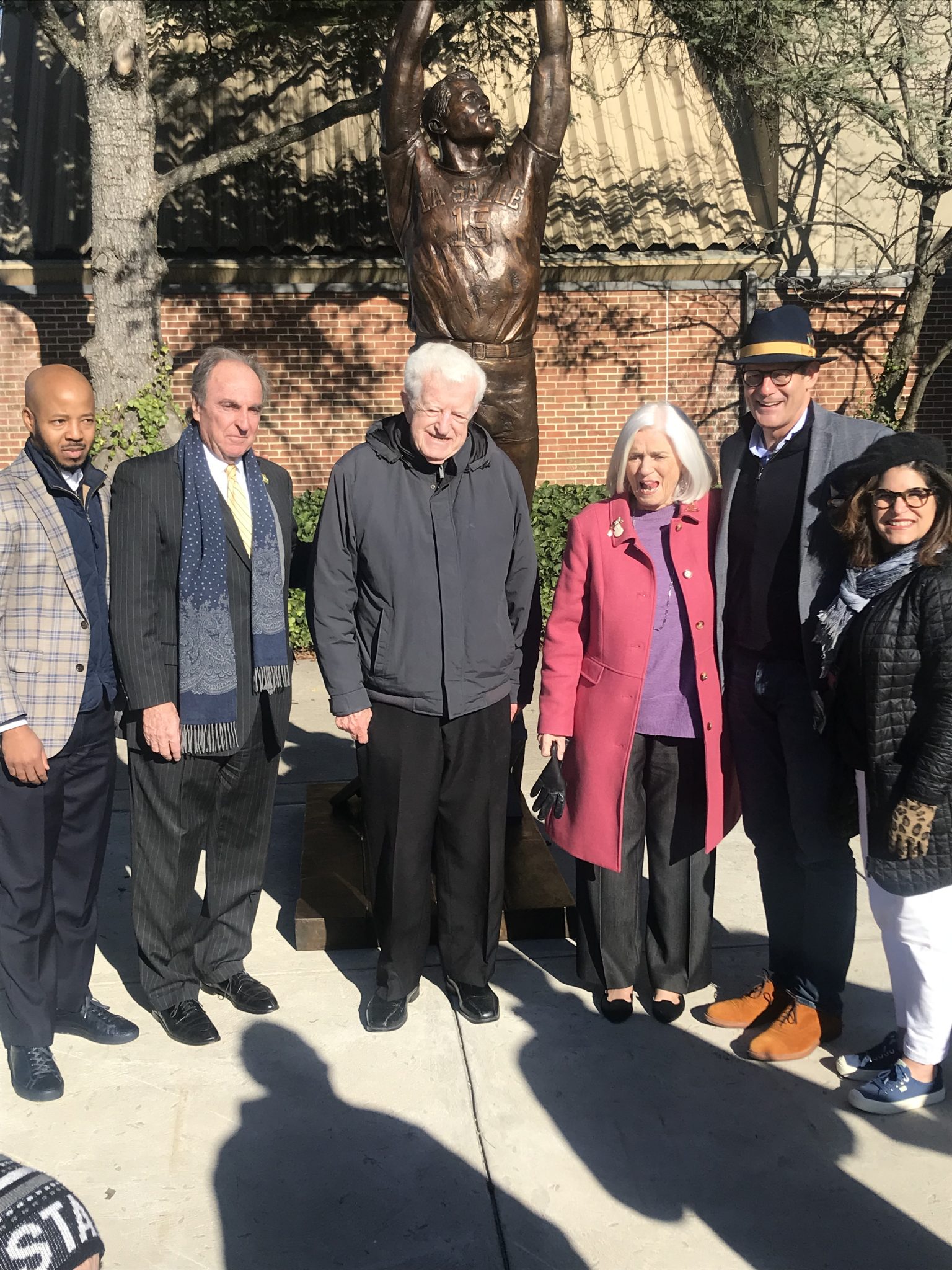 La Salle dedicates Tom Gola statue - Northeast Times