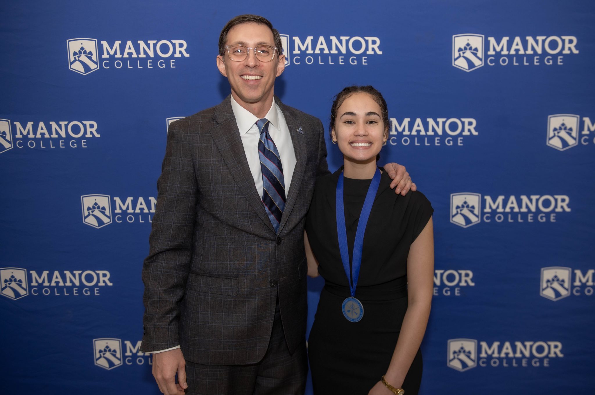 Manor presents prestigious medal - Northeast Times